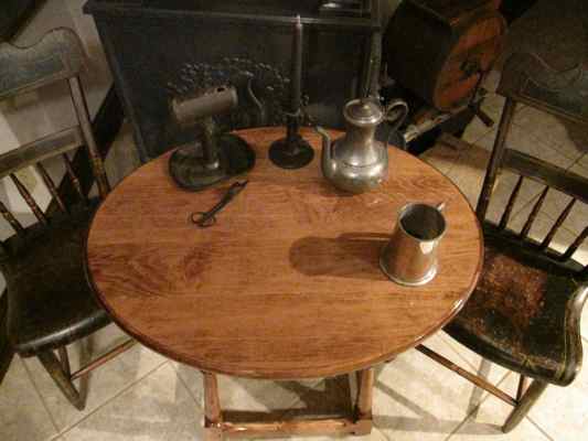 Colonial Style Tavern Table - FineWoodworking