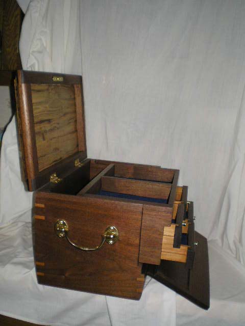 Karen's Wedding Box - FineWoodworking