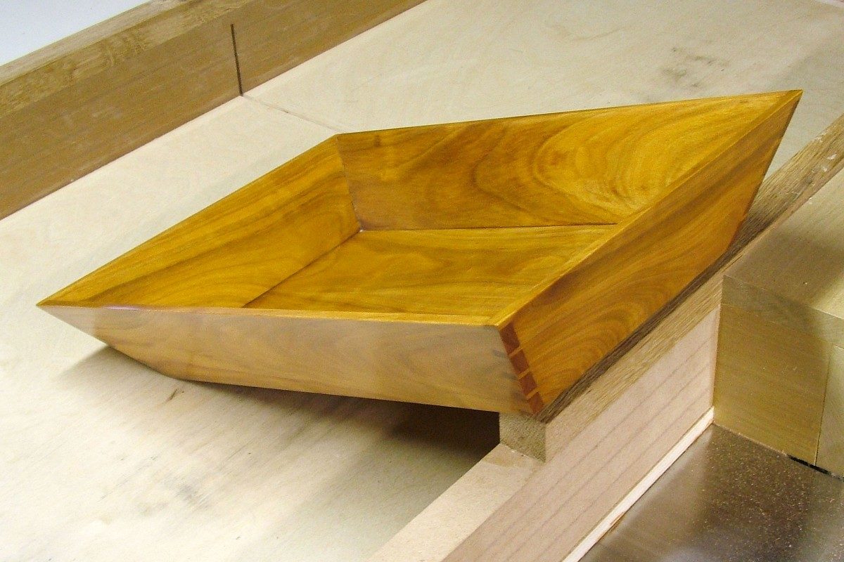 Splayed Side Dovetailed Tray - FineWoodworking