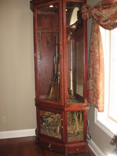 Rotating 8- Gun Carousel - Gun Cabinet with Bobwhite Quail Taxidermy ...