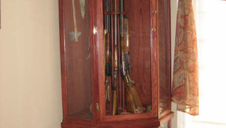 Rotating 8- Gun Carousel - Gun Cabinet with Bobwhite Quail Taxidermy ...
