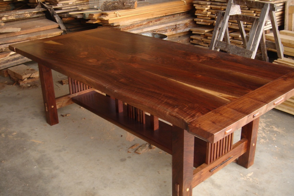 Walnut Dining Table - FineWoodworking