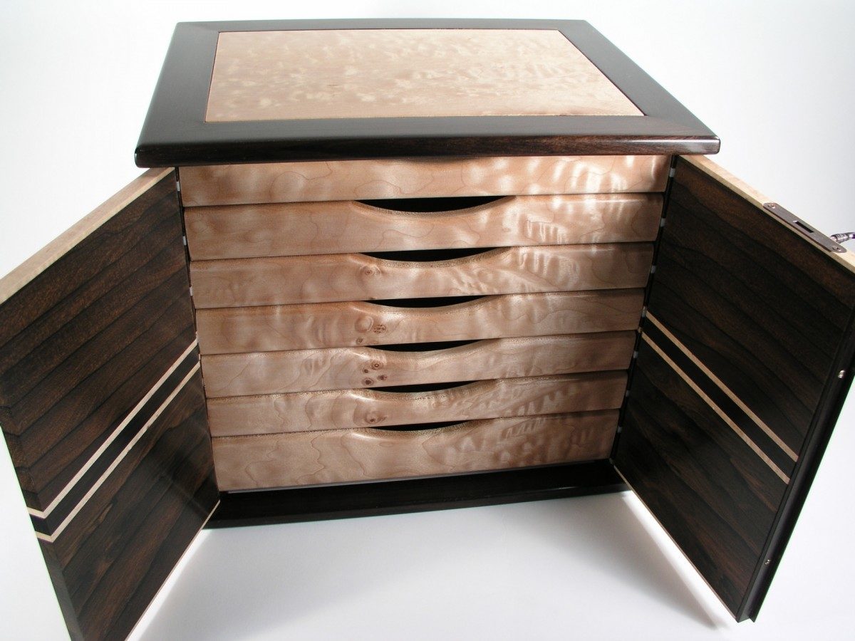 Knife Collector's Chests - FineWoodworking