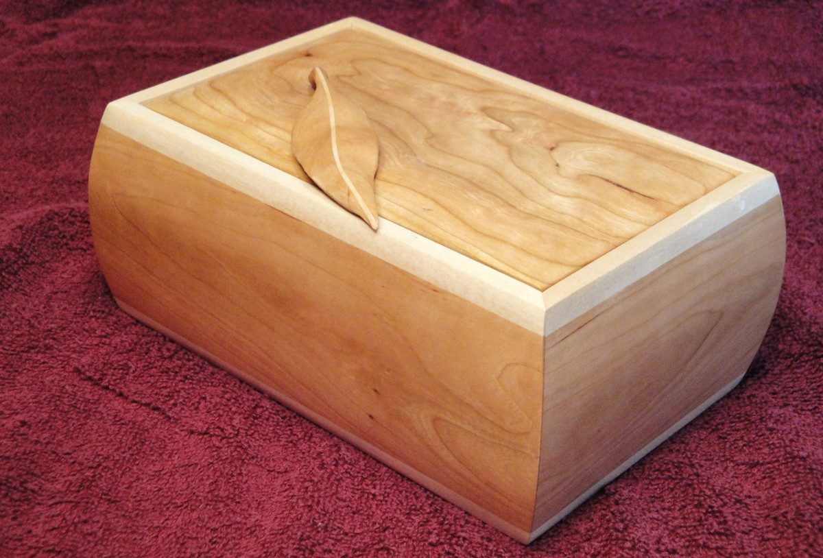 Cherry / maple box - FineWoodworking