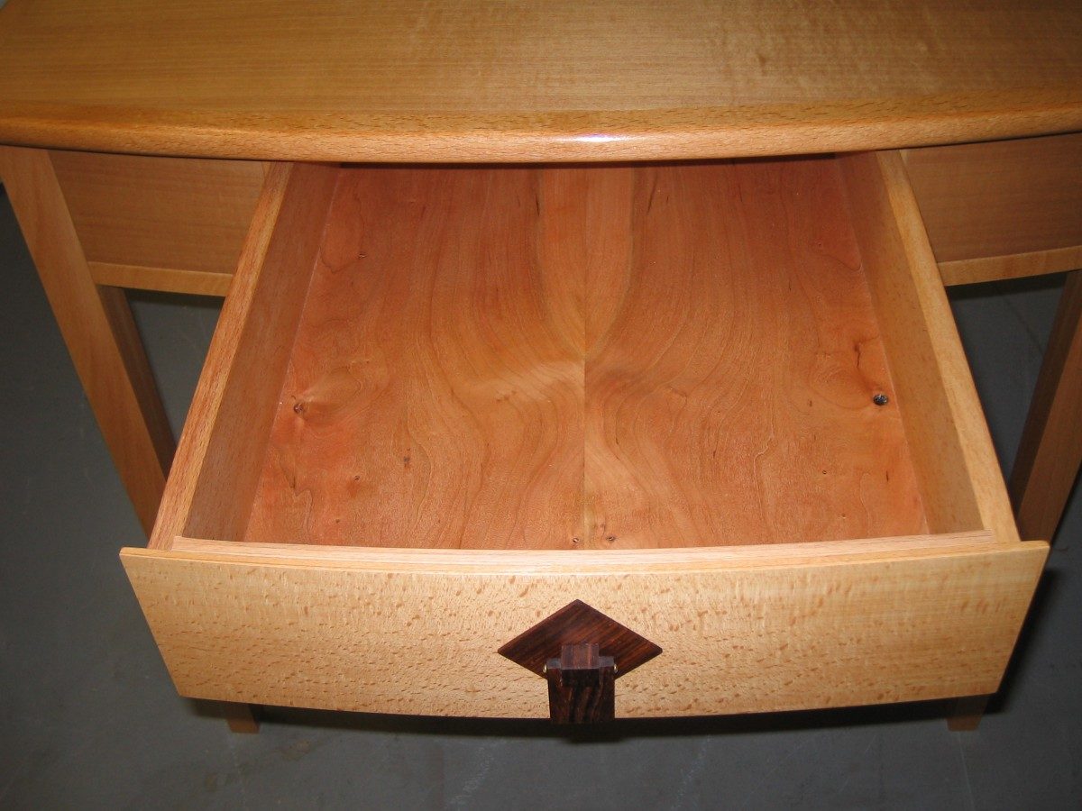 Curved Front Table - FineWoodworking