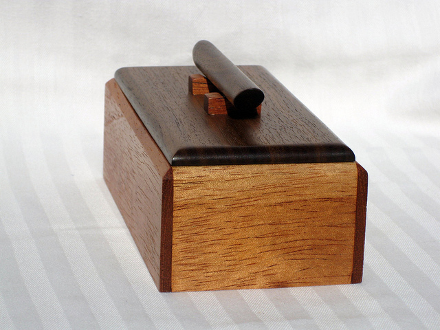 Simple Trinket Box in Aromatic Cedar and Walnut - FineWoodworking