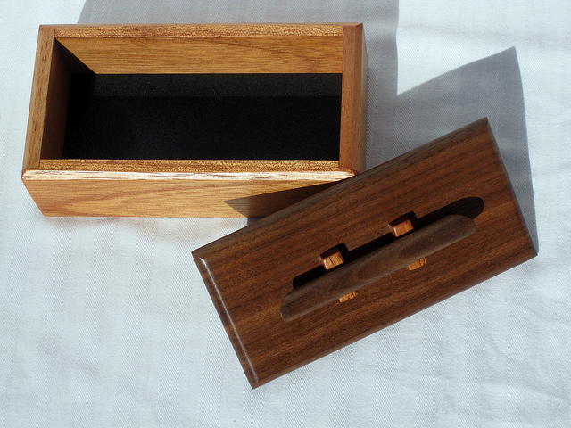 Simple Trinket Box in Aromatic Cedar and Walnut - FineWoodworking