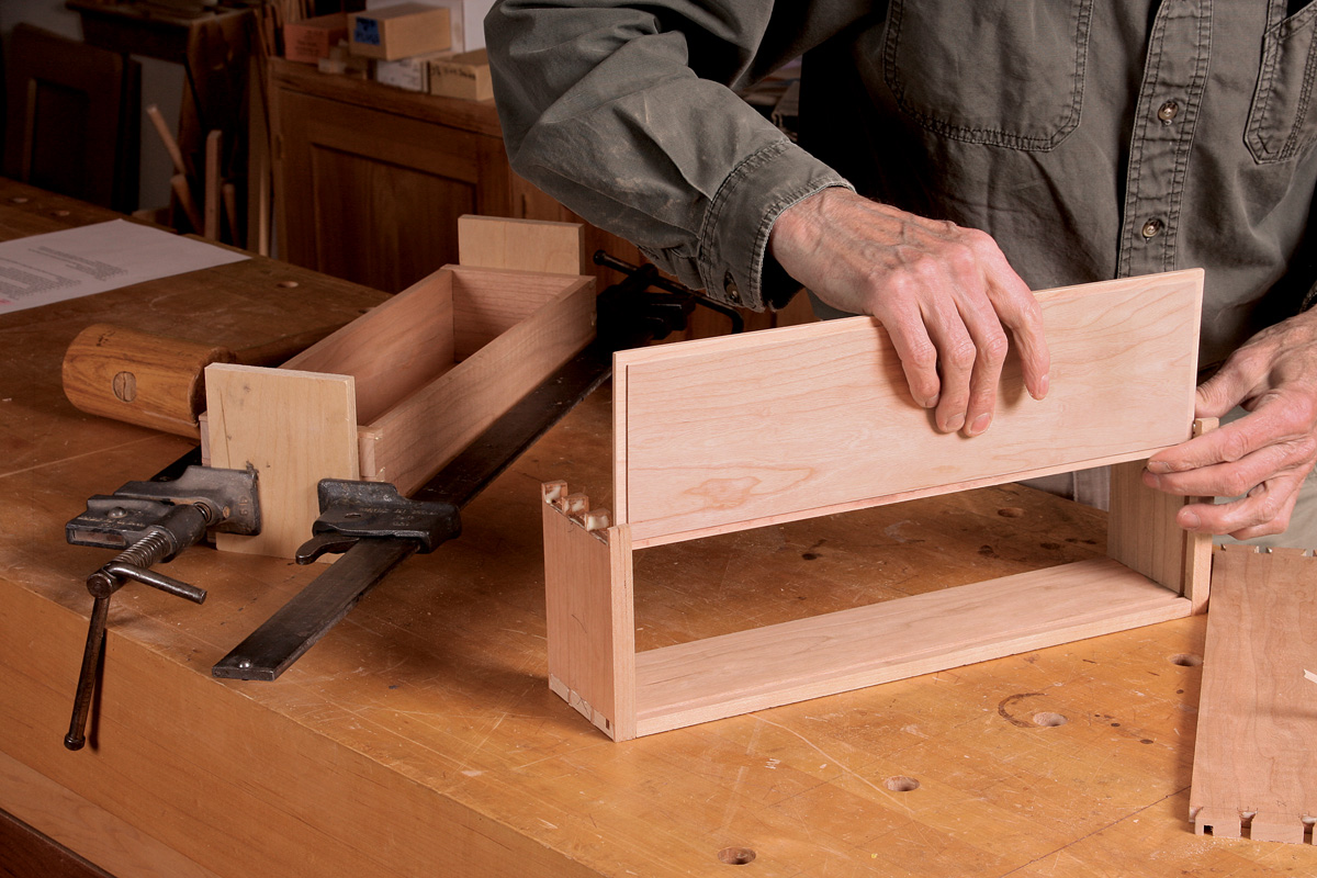 Shaker Sewing Stand - FineWoodworking