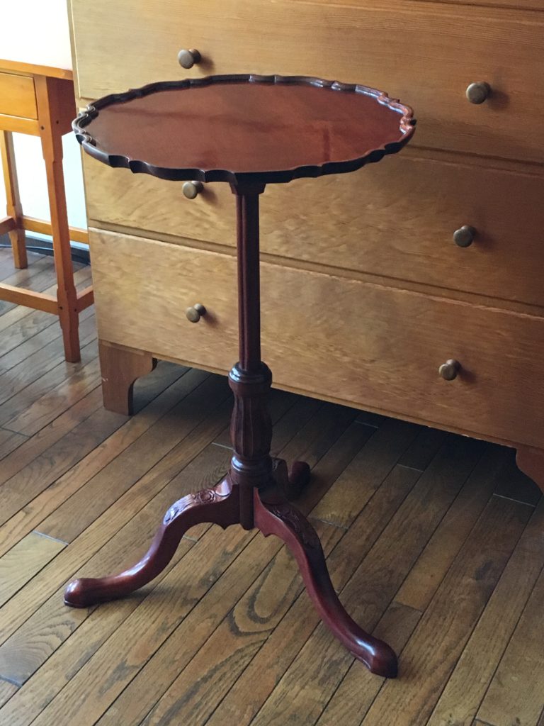 Conquering the curves of the tripod table - FineWoodworking