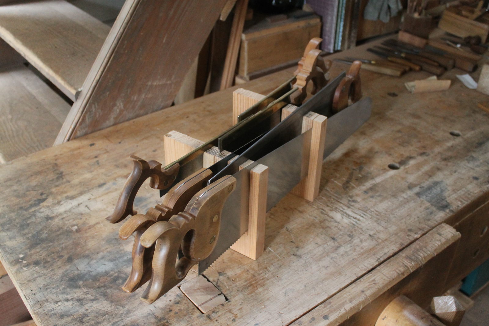 An interesting dovetailed saw till - FineWoodworking
