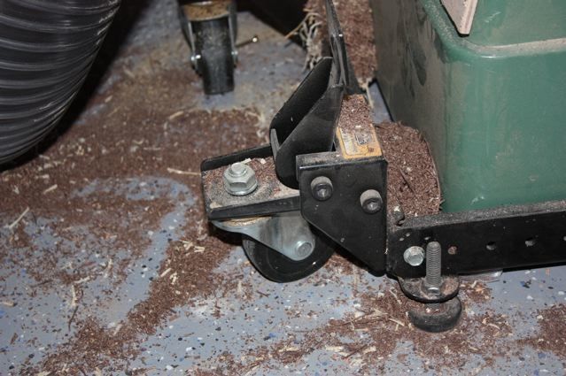 Shop made mobile base for jointer - FineWoodworking