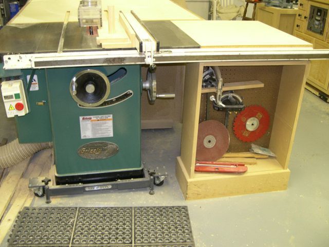 Wrap around tablesaw table/cabinet - FineWoodworking