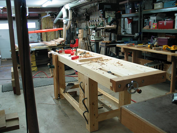 Plans for New-fangled Workbench - FineWoodworking