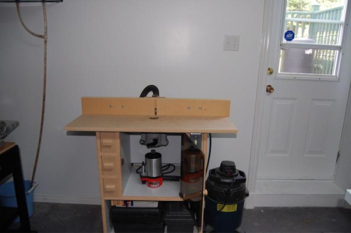 router table sliding fence - FineWoodworking