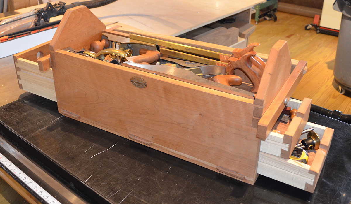 279- Dovetail Toolbox - FineWoodworking