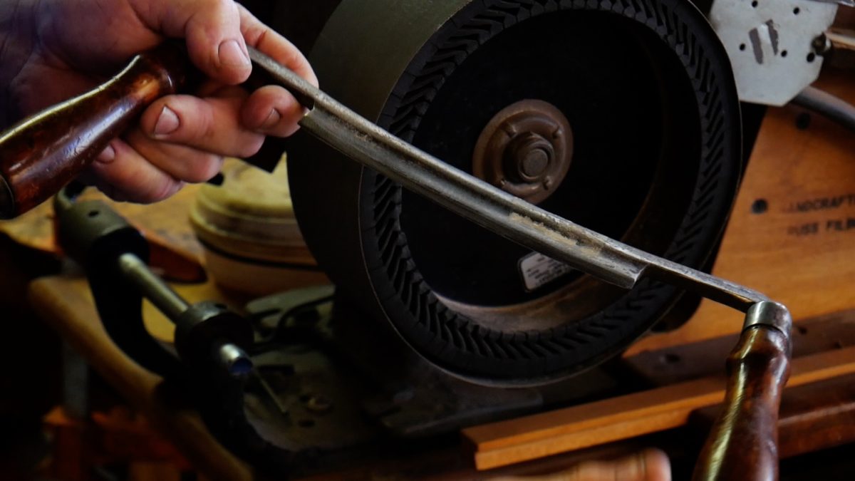 Sharpening Gouges and Drawknives with a Lapidary Wheel - FineWoodworking