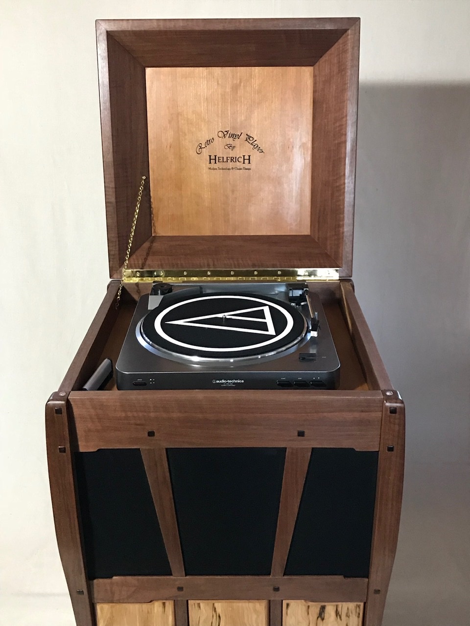 Retro Vinyl Player - FineWoodworking