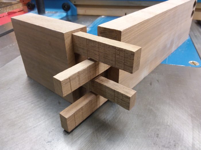 Joint for louis XVI round desk legs - FineWoodworking