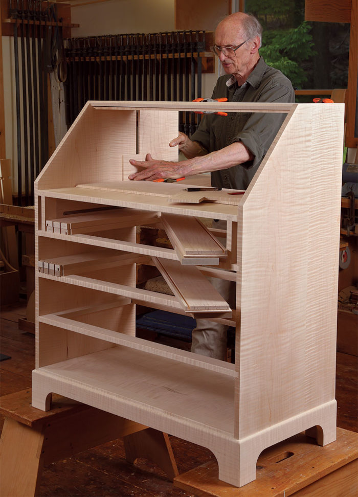 How to Build a Desk Gallery - FineWoodworking