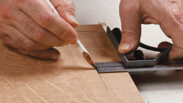 A simple but stylish cutting board design - FineWoodworking