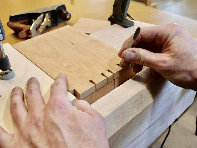 Let's Cut a Dovetail Joint Using a Sawing Guide - FineWoodworking