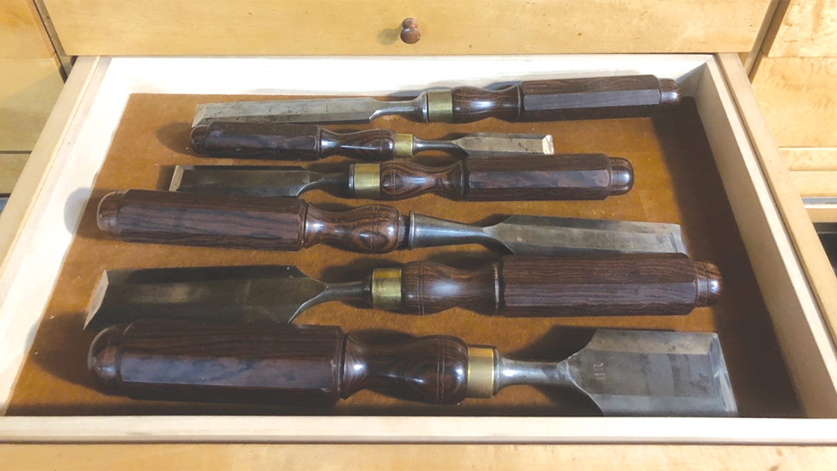 Antique chisels store