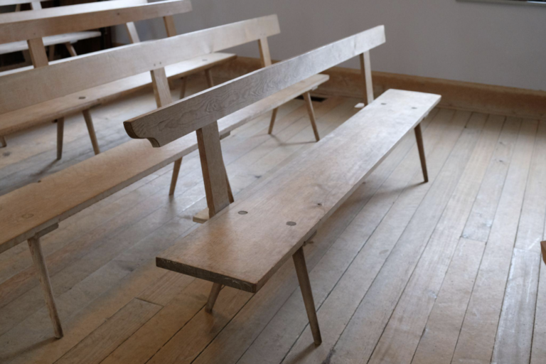 Amana church benches: A closer look - FineWoodworking
