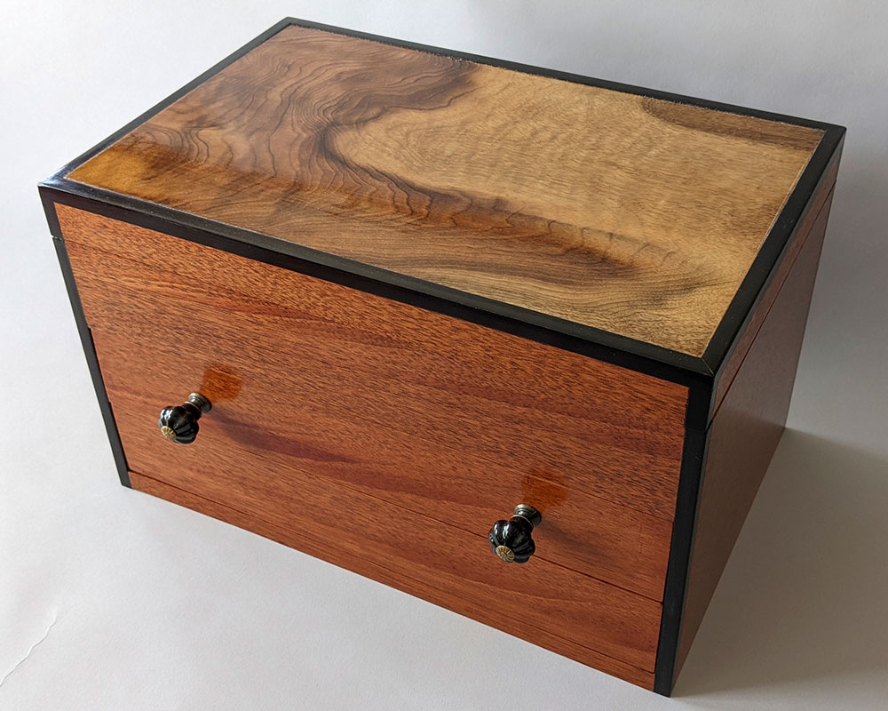 A Box with Hidden Secrets - FineWoodworking