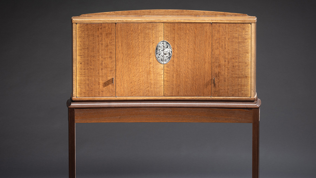 A sideboard cloaked in Osgood oak - FineWoodworking