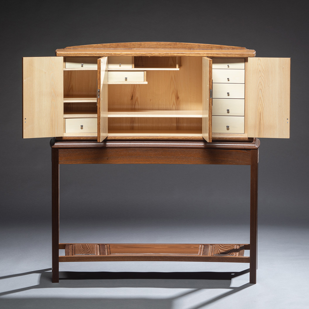 A sideboard cloaked in Osgood oak - FineWoodworking