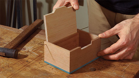 Make a box with a built-in hinge - FineWoodworking