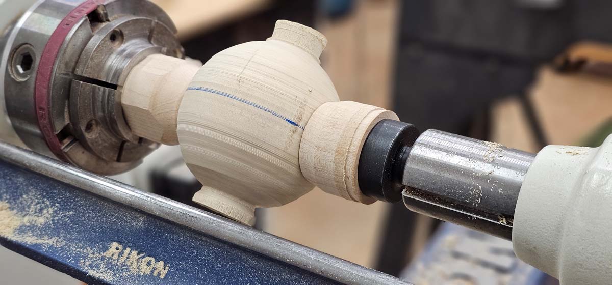 Easily turn a sphere on a lathe without a jig - FineWoodworking