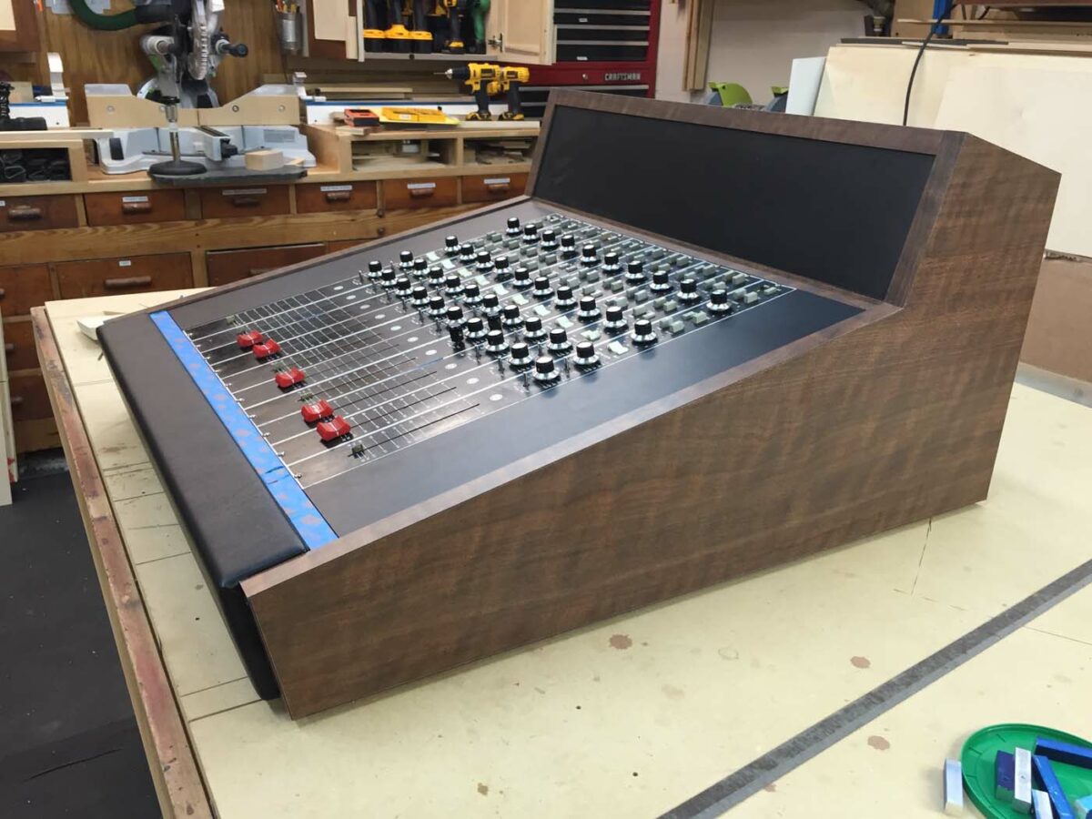 STL323: The woodworking behind your favorite records - FineWoodworking