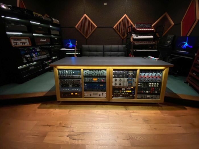 STL323: The woodworking behind your favorite records - FineWoodworking