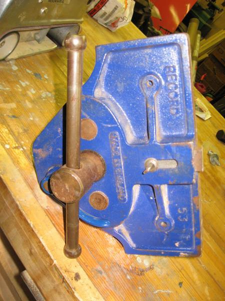 Record vise question - FineWoodworking