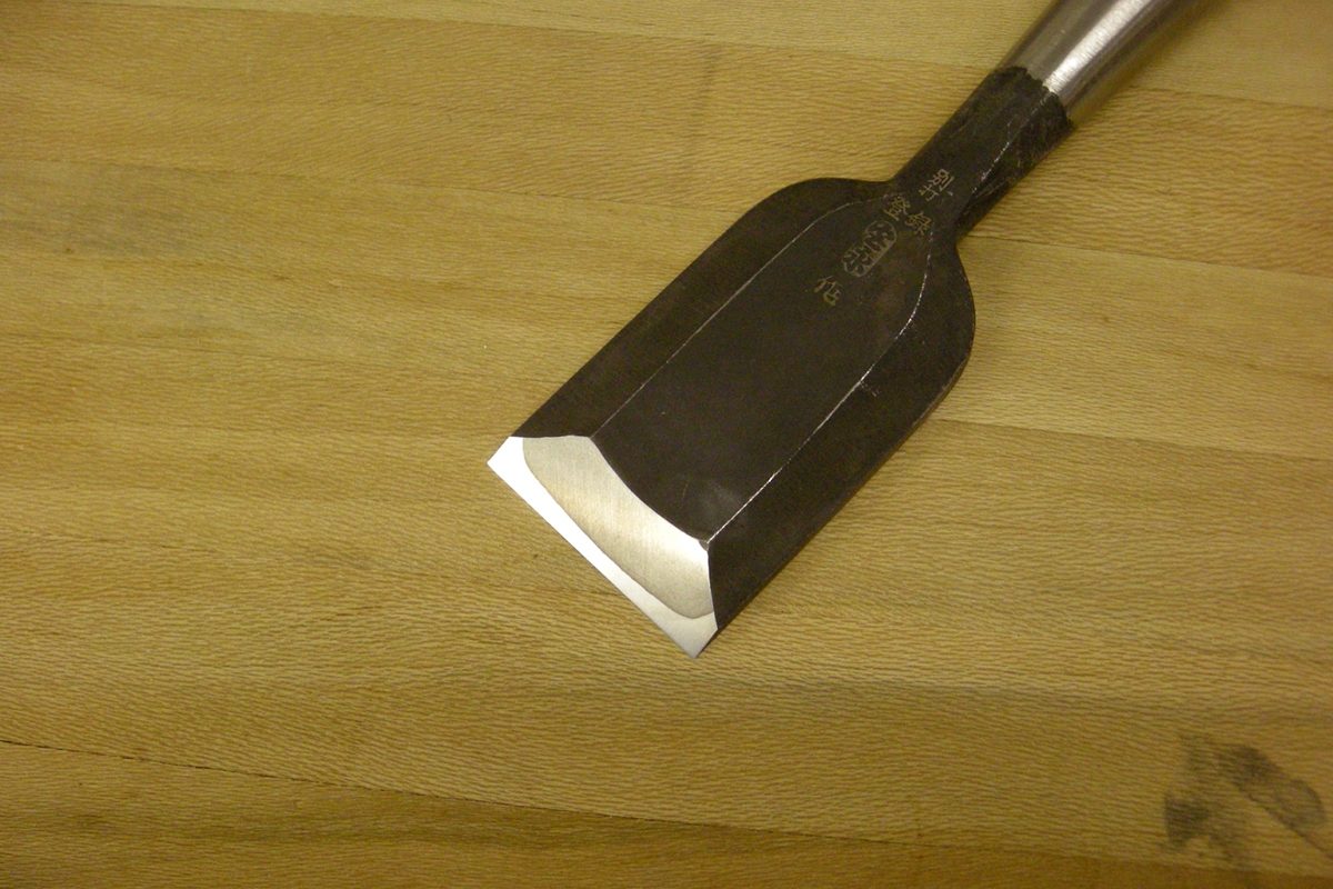 Japanese Chisel Tuneup: Flattening the Back - FineWoodworking
