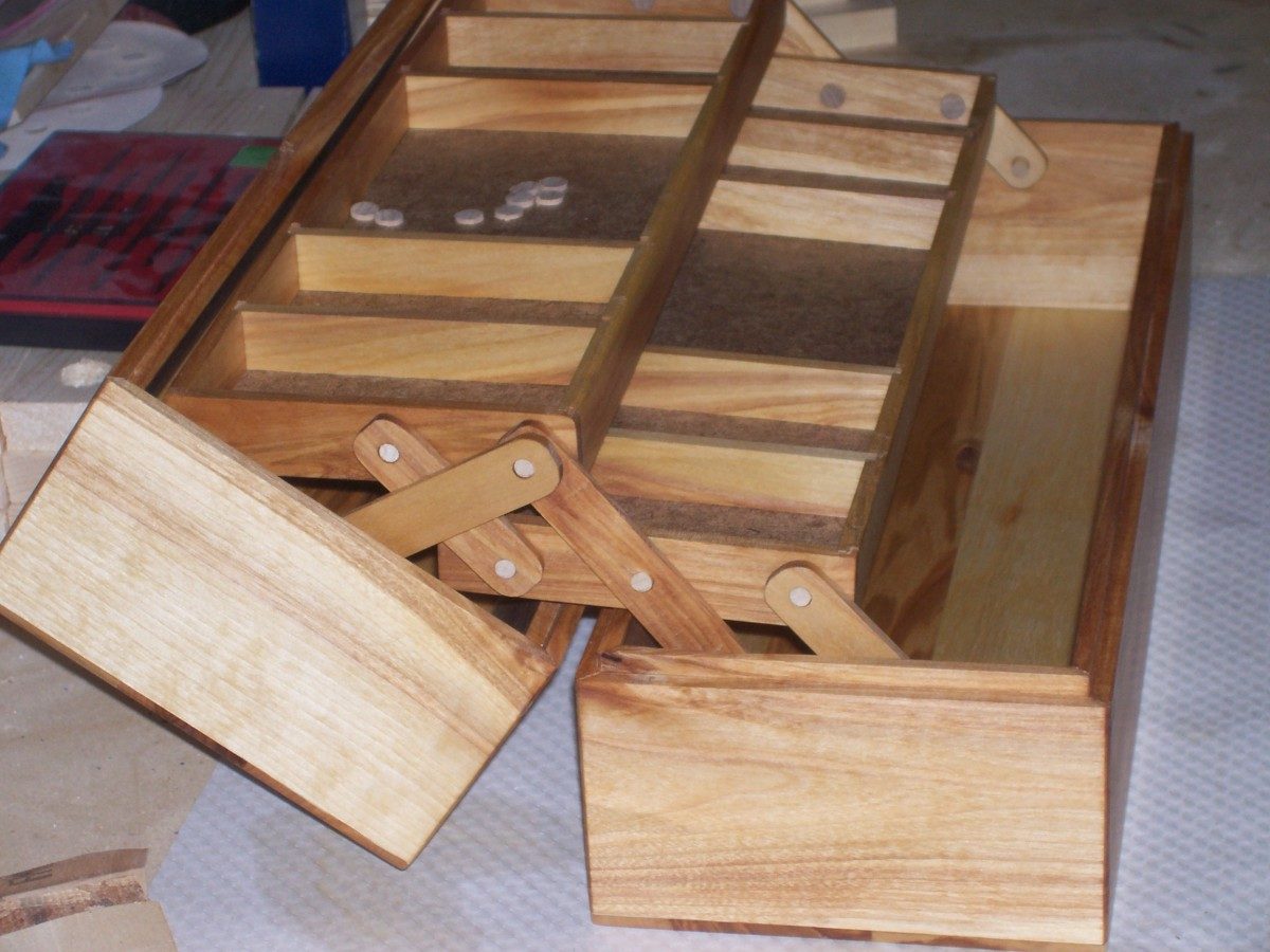 Birch Bait Box - FineWoodworking