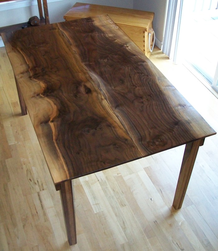 Walnut dining room table - FineWoodworking