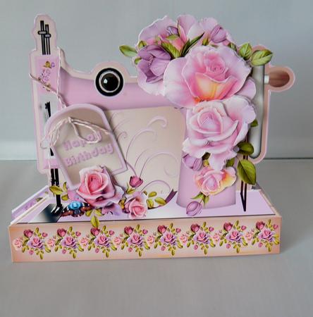 Sewing Machine with Roses Mini Kit - CUP550406_1648 | Craftsuprint