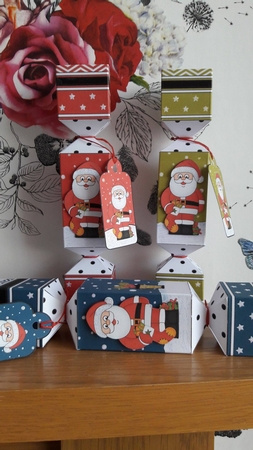 3D Christmas Cracker Boxes Santa has a Christmas Stocking - CUP753530 ...