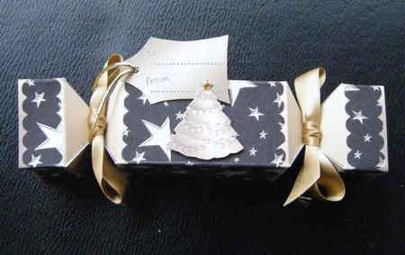 Gold Stars Cracker Shaped Treat or Favour Box - CUP157225_359 ...