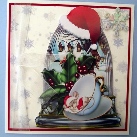 Mouse in Teacup Globe Christmas - CUP584039_936 | Craftsuprint