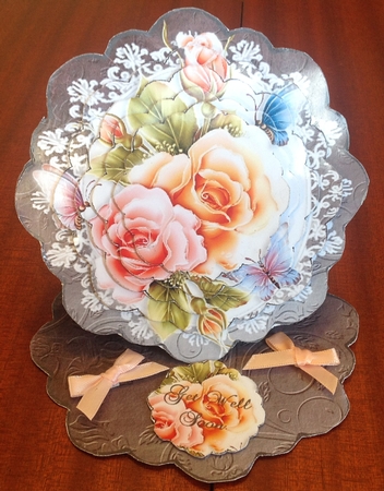 Moonbeam Roses - Flower Scallop Pyramid Easel Kit - Photo by Margaret ...