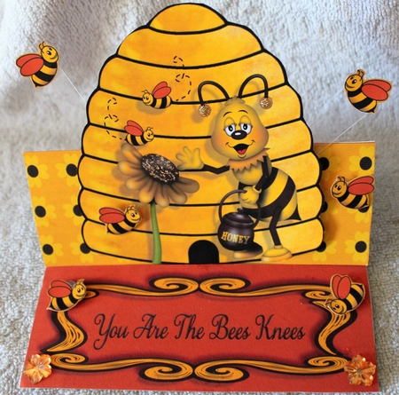 Busy Bee Easel Card 1 - CUP717125_48460 | Craftsuprint