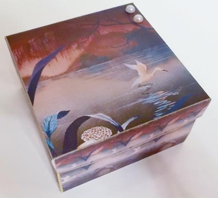 Gift Box - Hand Painted Bird on Lake 1 - CUP1004412_66 | Craftsuprint