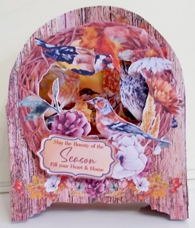 Autumn Splendour 2 Behind the Door Tunnel Card - Photo by Pam Stubley