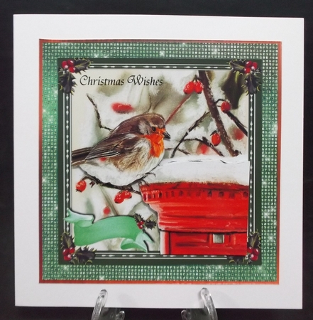 Christmas Robin on Postbox with Berries - CUP927596_91508 | Craftsuprint