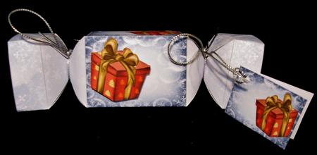 Christmas Present Cracker Box with Gift Tag - CUP469170_994 | Craftsuprint