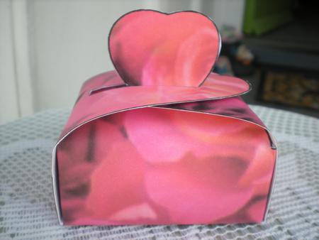 Pretty Roses Heart Top Box - CUP239140_1056 | Craftsuprint