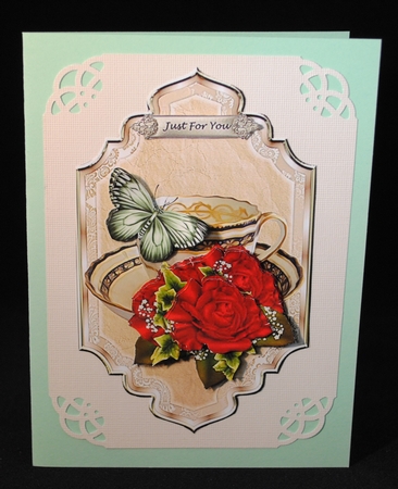 Shield red roses step by step - Photo by Yvonne Middleton